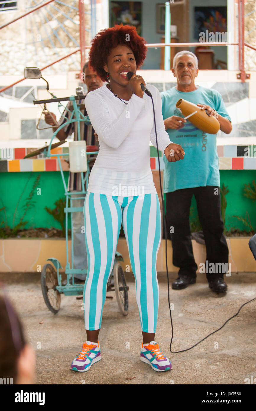 Cuba singer hi-res stock photography and images - Alamy