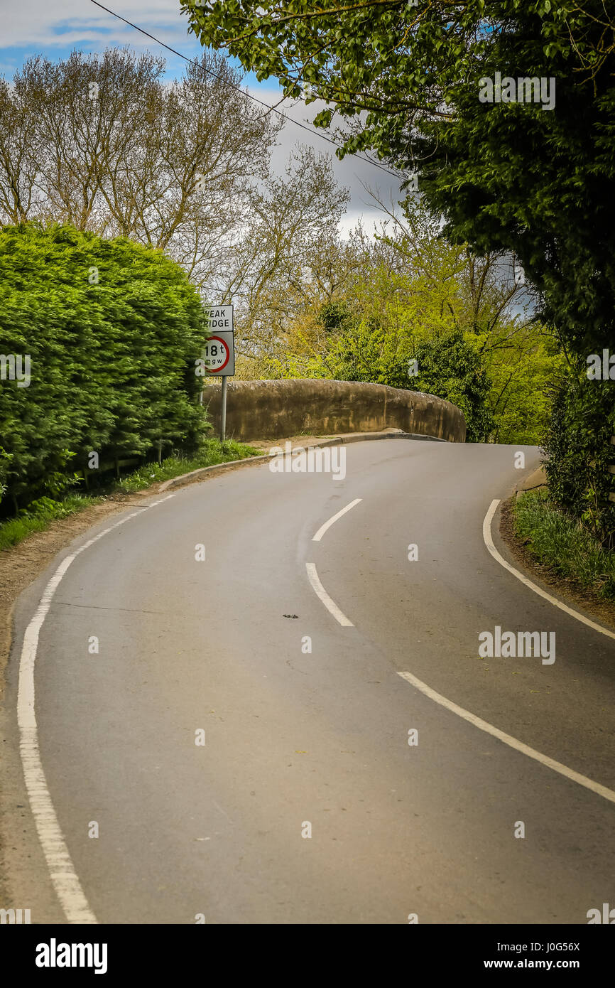 Blind road corner hi-res stock photography and images - Alamy