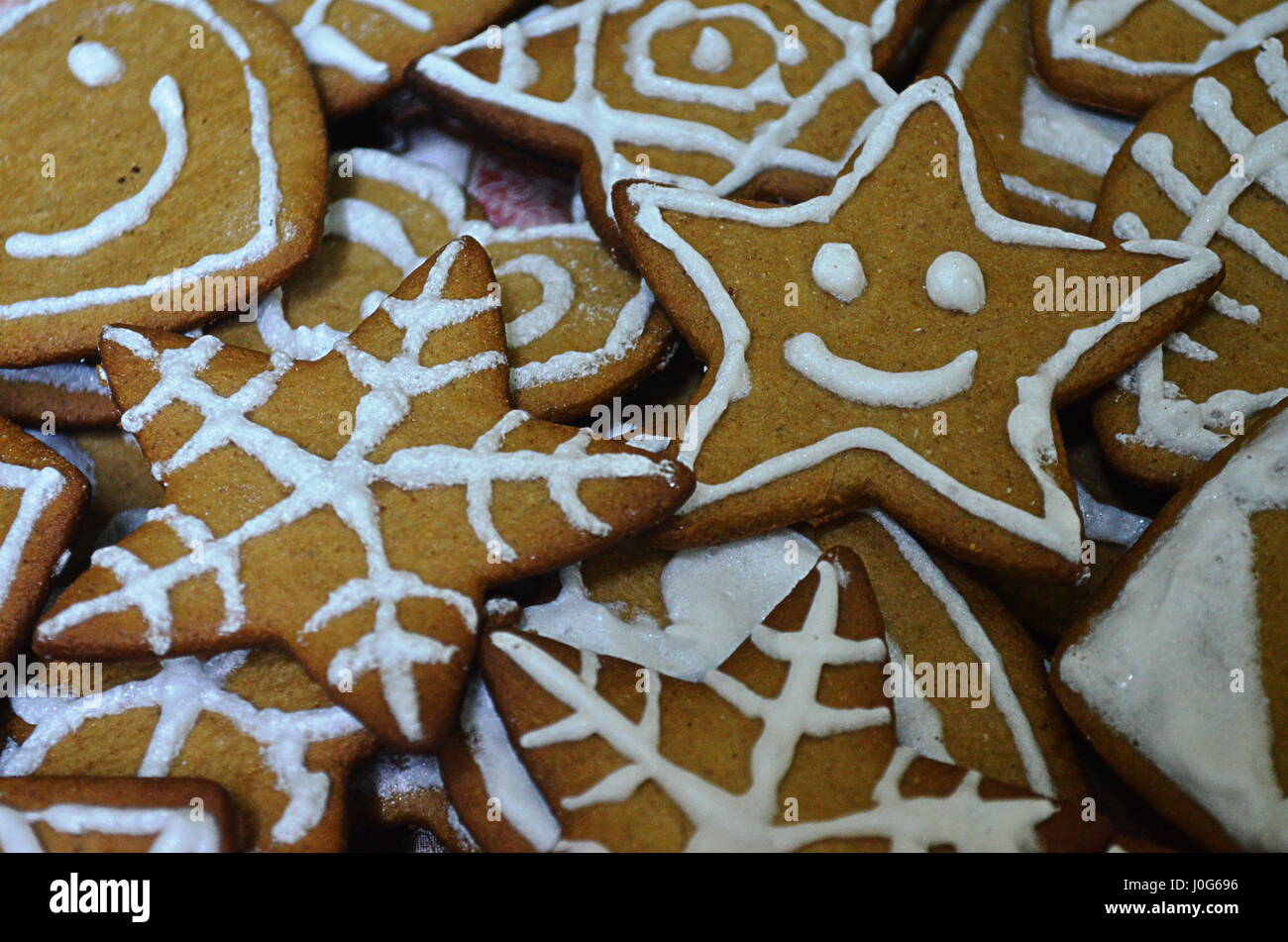 White decorated gingerbreads Stock Photo - Alamy
