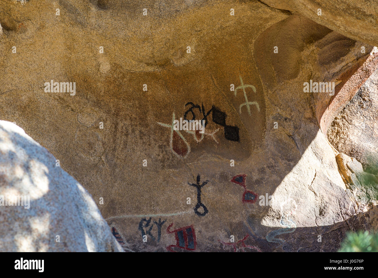Petroglyphs on the Barker Dam Loop Trail. Joshua Tree National Park ...