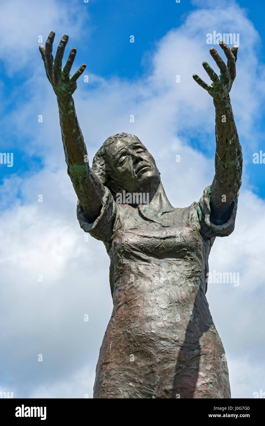 Statue rosses point hi-res stock photography and images - Alamy