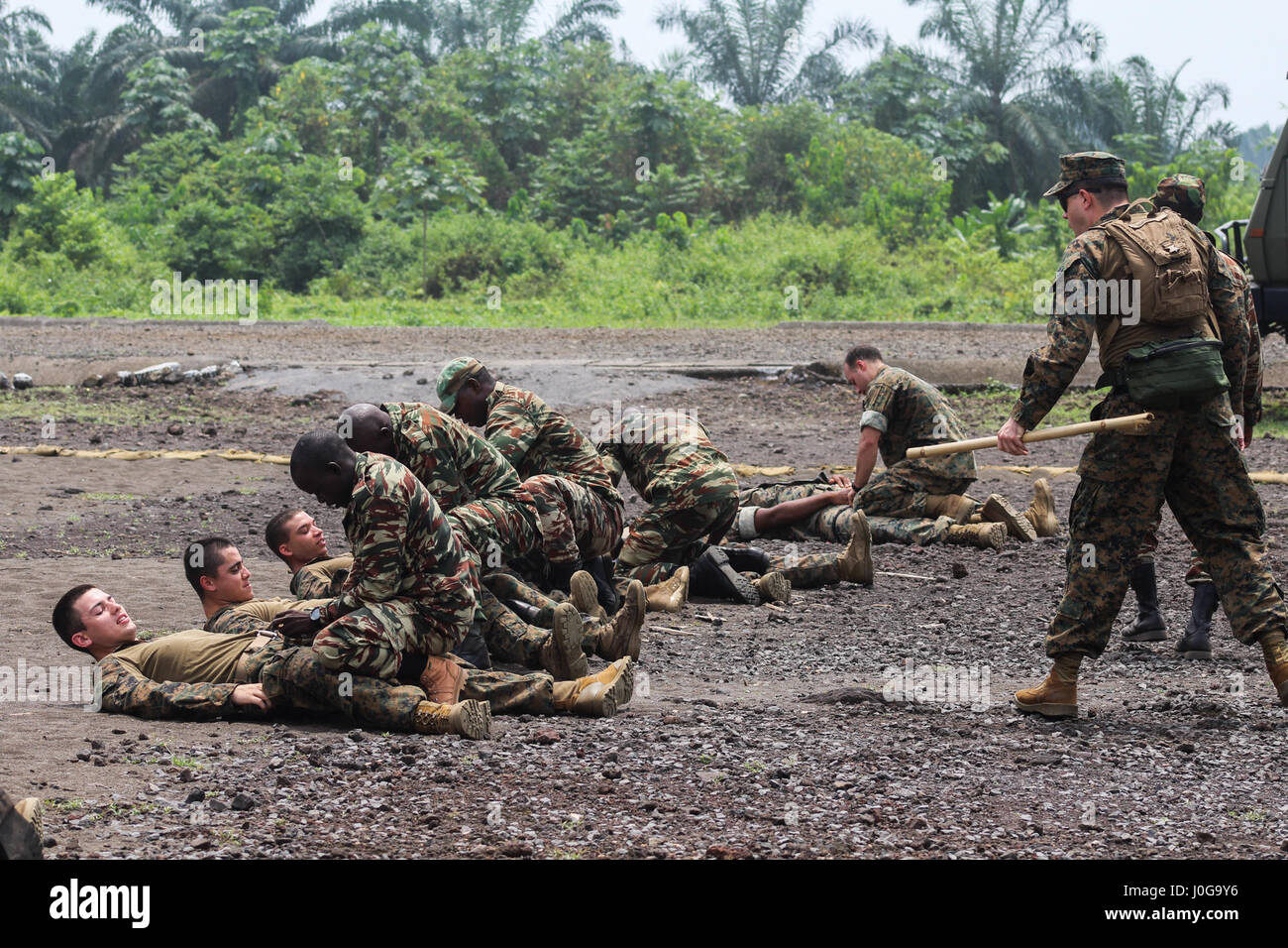 Soldiers with the Cameroonian Naval Commando Company conduct tourniquet ...