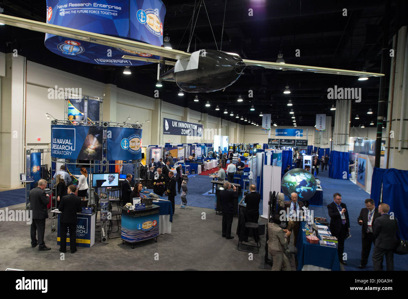 Office naval research laboratory hi-res stock photography and images ...