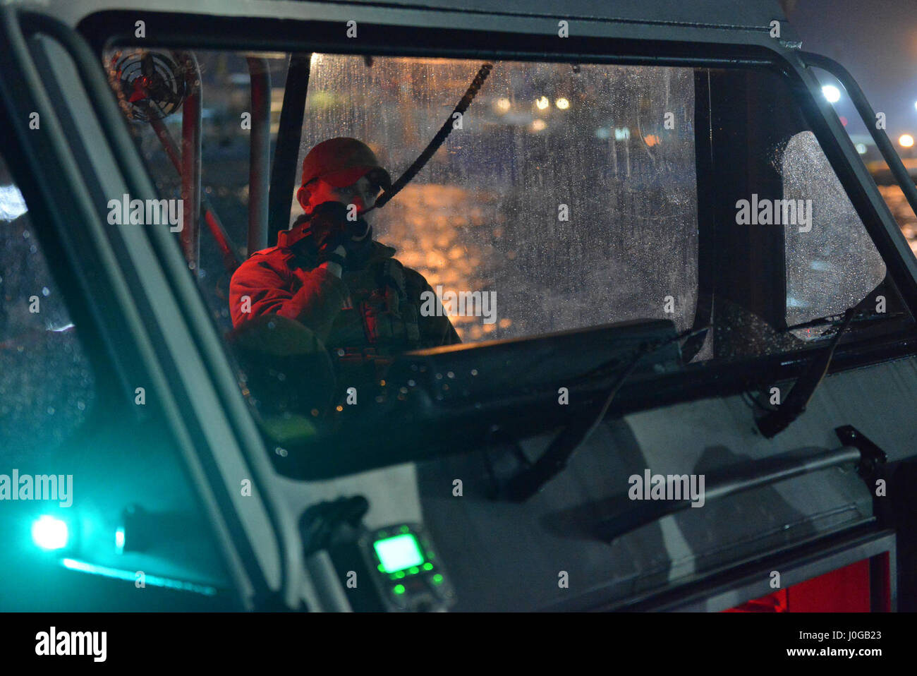U.S. Coast Guard Port Security Unit 312 members conduct night ...