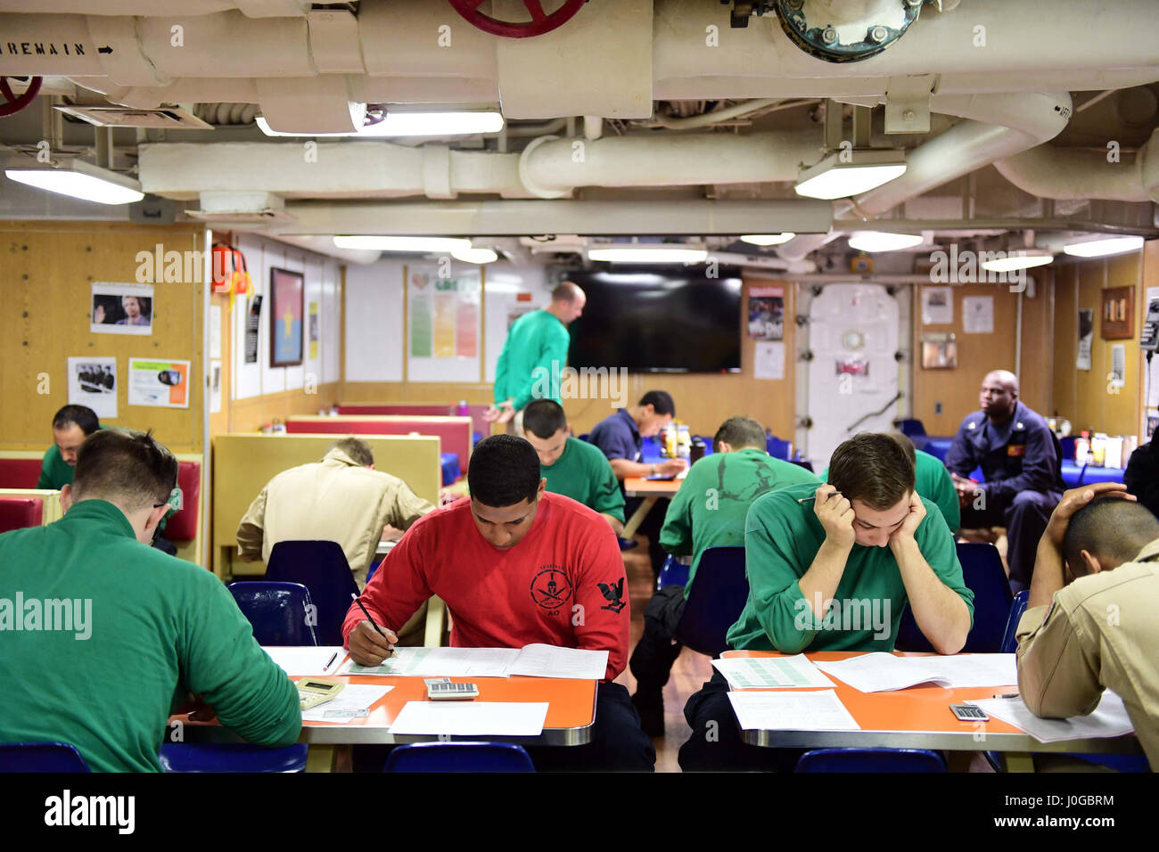 170327-N-VK873-005 U.S. FIFTH FLEET AREA OF OPERATIONS (March 27, 2017 ...