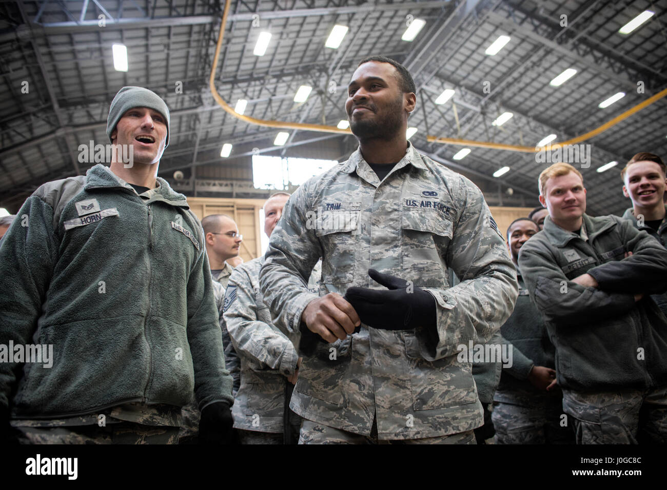 374th aircraft maintenance squadron crew chief hi-res stock photography ...