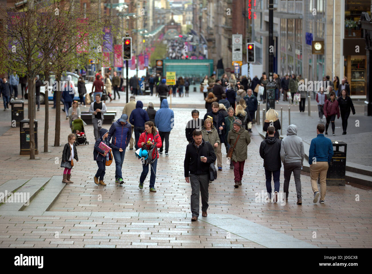 Crowds on street near hi-res stock photography and images - Alamy