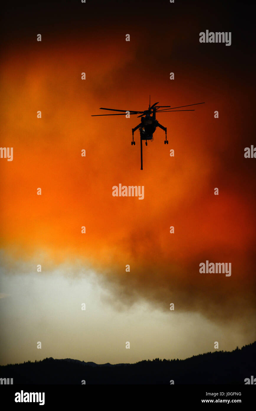 Firefighting helicopter california hi-res stock photography and images ...
