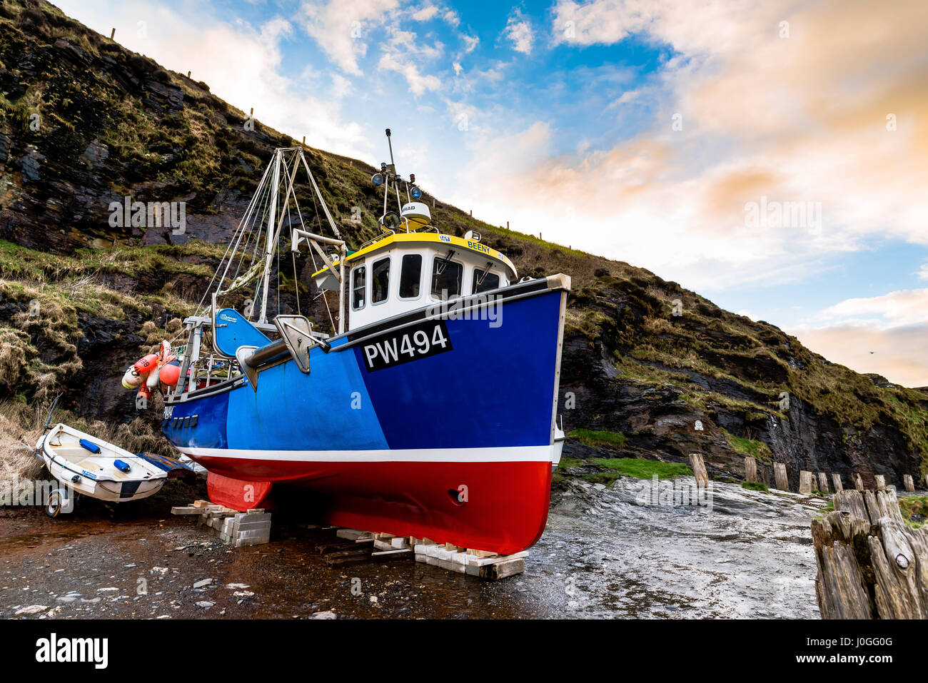Cornwall fishing boat hi-res stock photography and images - Alamy