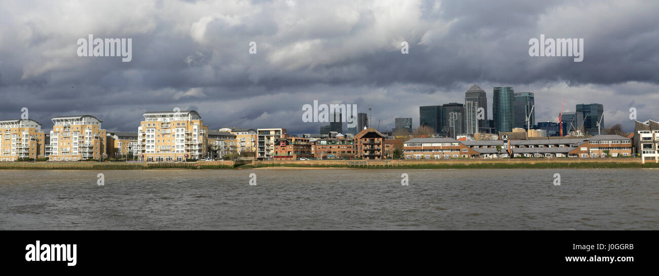 Thames wharf playground hi-res stock photography and images - Alamy