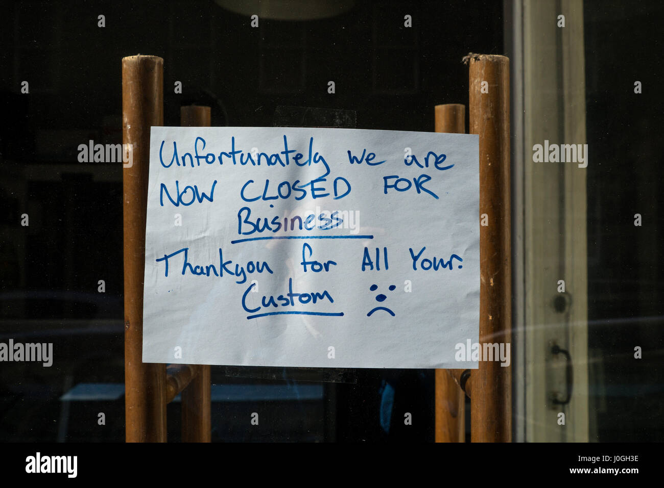 Shop closed closure notice hi-res stock photography and images - Alamy