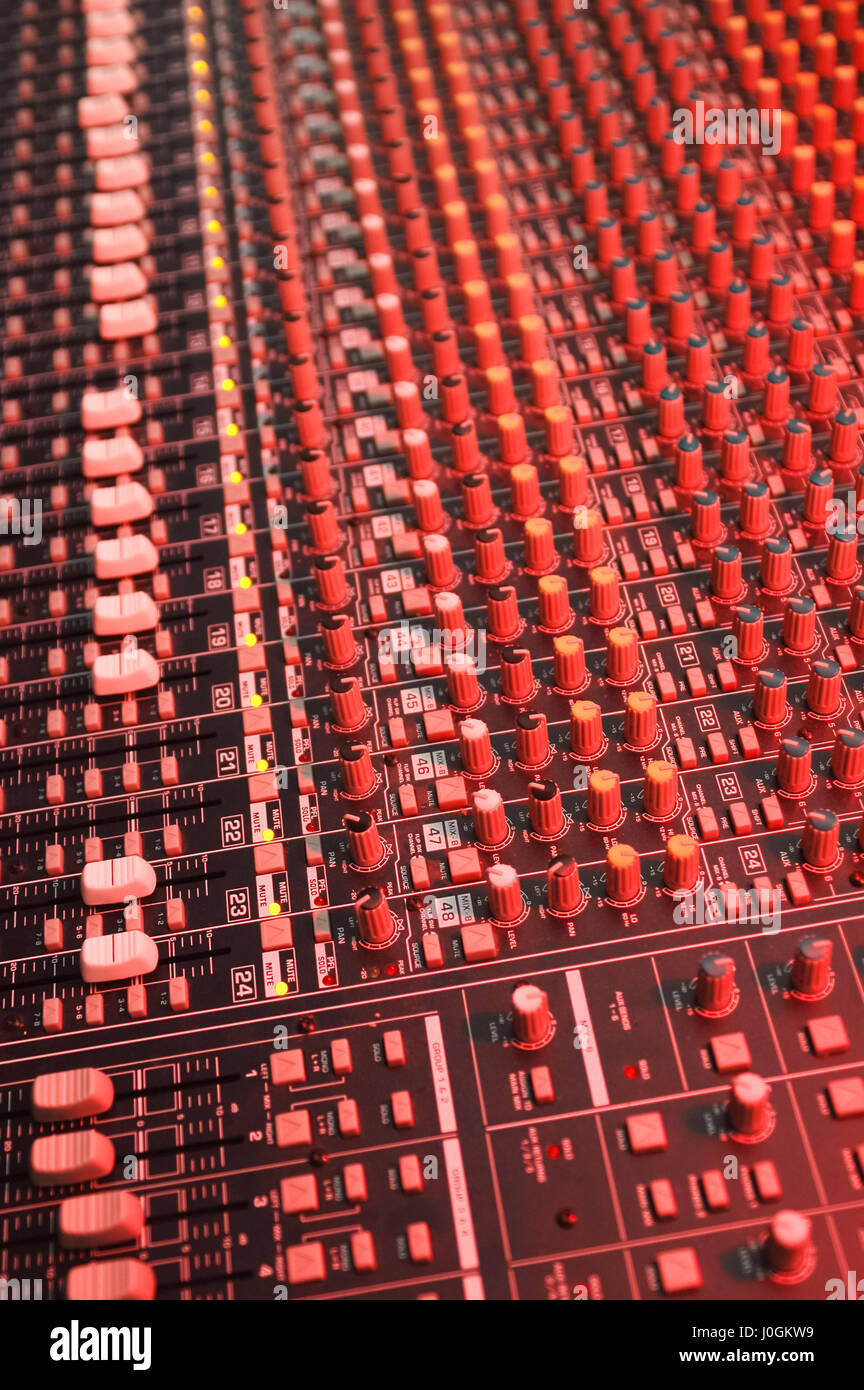 Red lighting stage device hi-res stock photography and images - Alamy