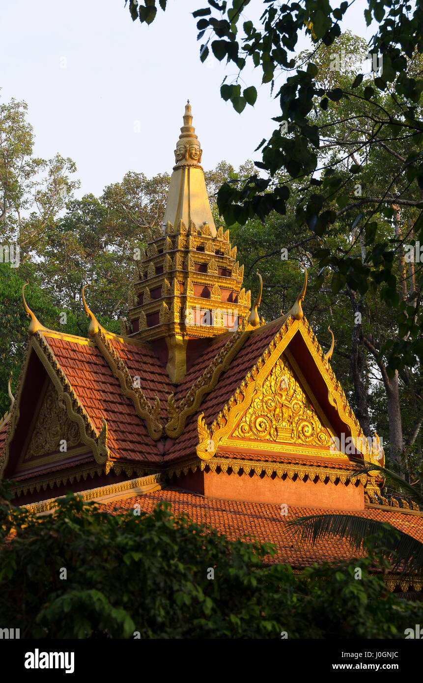 Preah ang chek preah ang chorm temple hi-res stock photography and ...