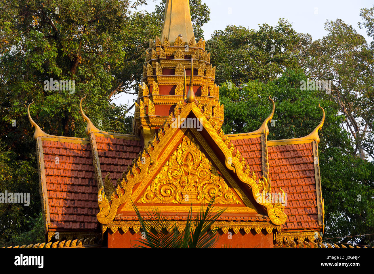 Preah ang chek preah ang chorm temple hi-res stock photography and ...