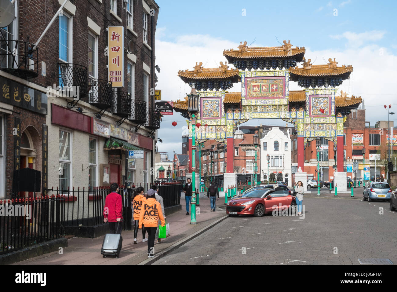 Liverpool chinese gate hi-res stock photography and images - Alamy