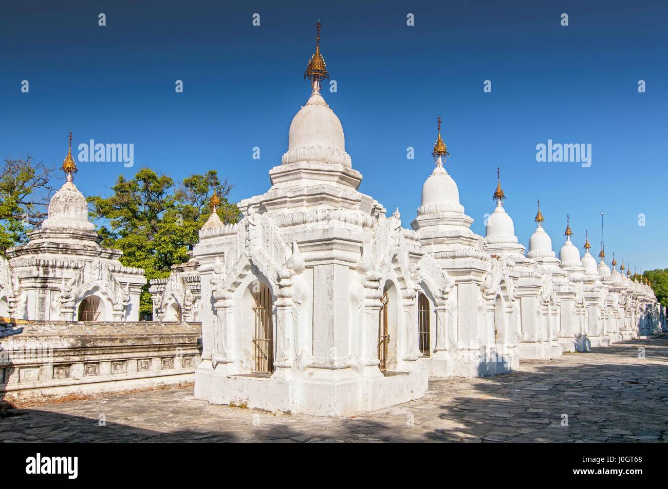 Kuthodaw pagoda marble slab hi-res stock photography and images - Alamy
