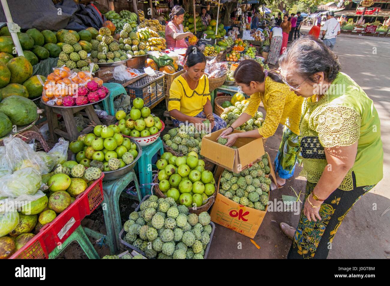 Bagan tradicional hi-res stock photography and images - Alamy