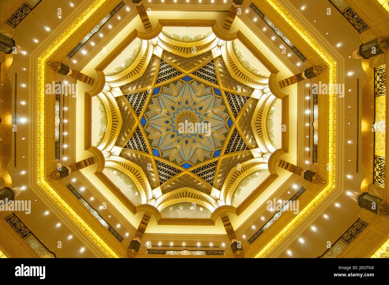 Ceiling emirates palace abu dhabi hi-res stock photography and images ...