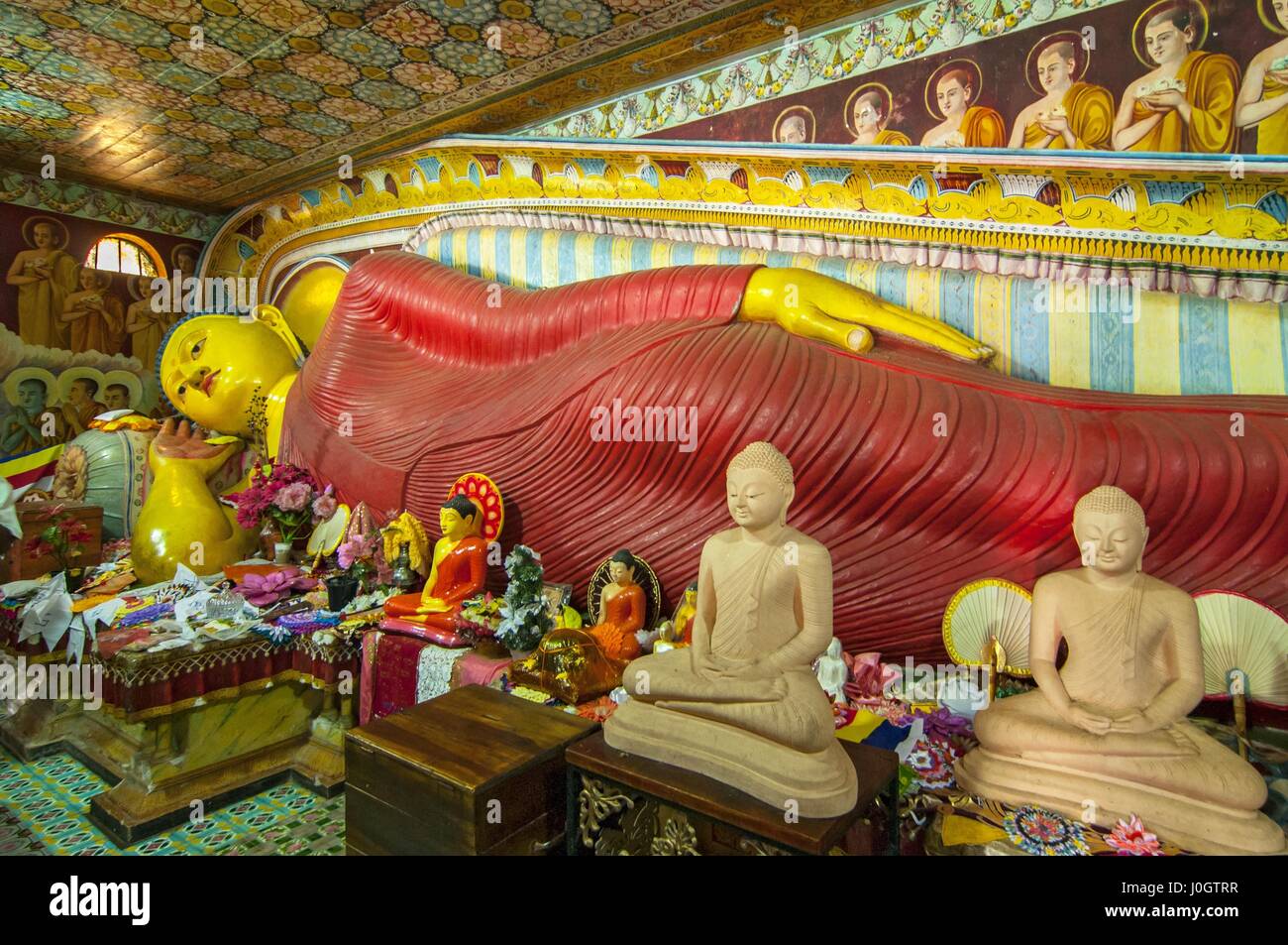 Reclining Buddha statue inside one of the worlds biggest brick ...