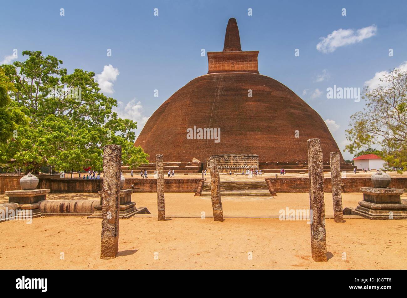 Jetavanaramaya dagoba in the ruins of Jetavana in the sacred world ...