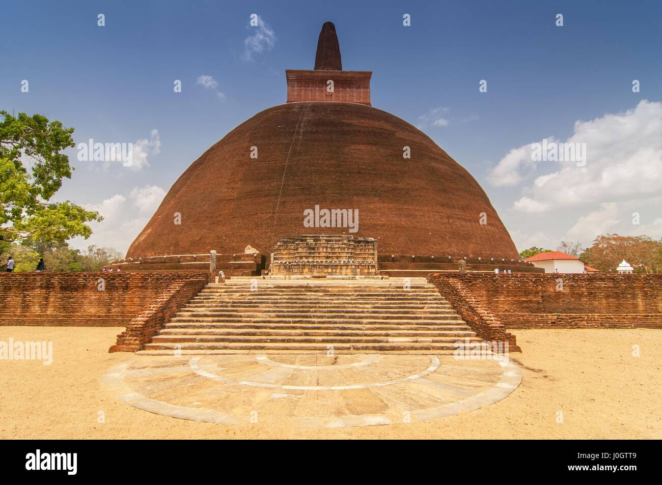 Jetavanaramaya dagoba in the ruins of Jetavana in the sacred world ...