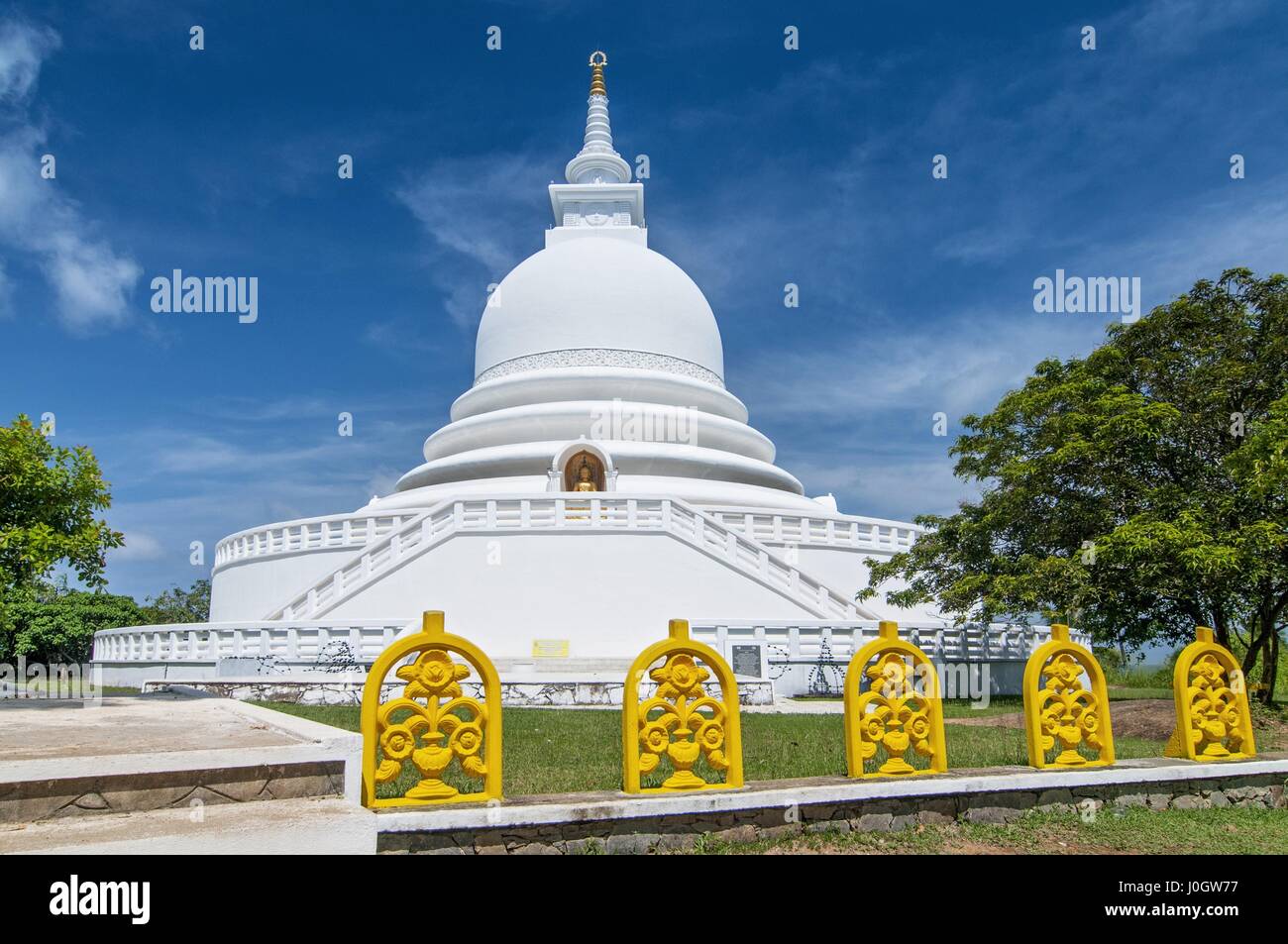 Sri lankan japanese temple hi-res stock photography and images - Alamy