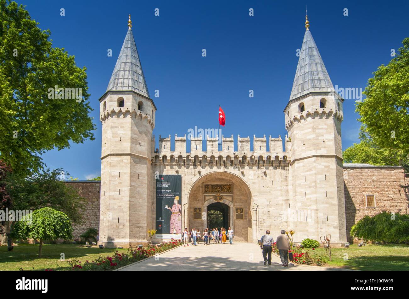 The Gate of Salutations, main entrance to the Topkapi Palace in ...