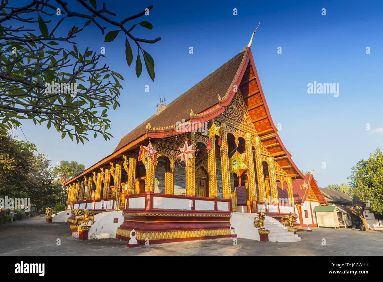 View of wat manorom hi-res stock photography and images - Alamy