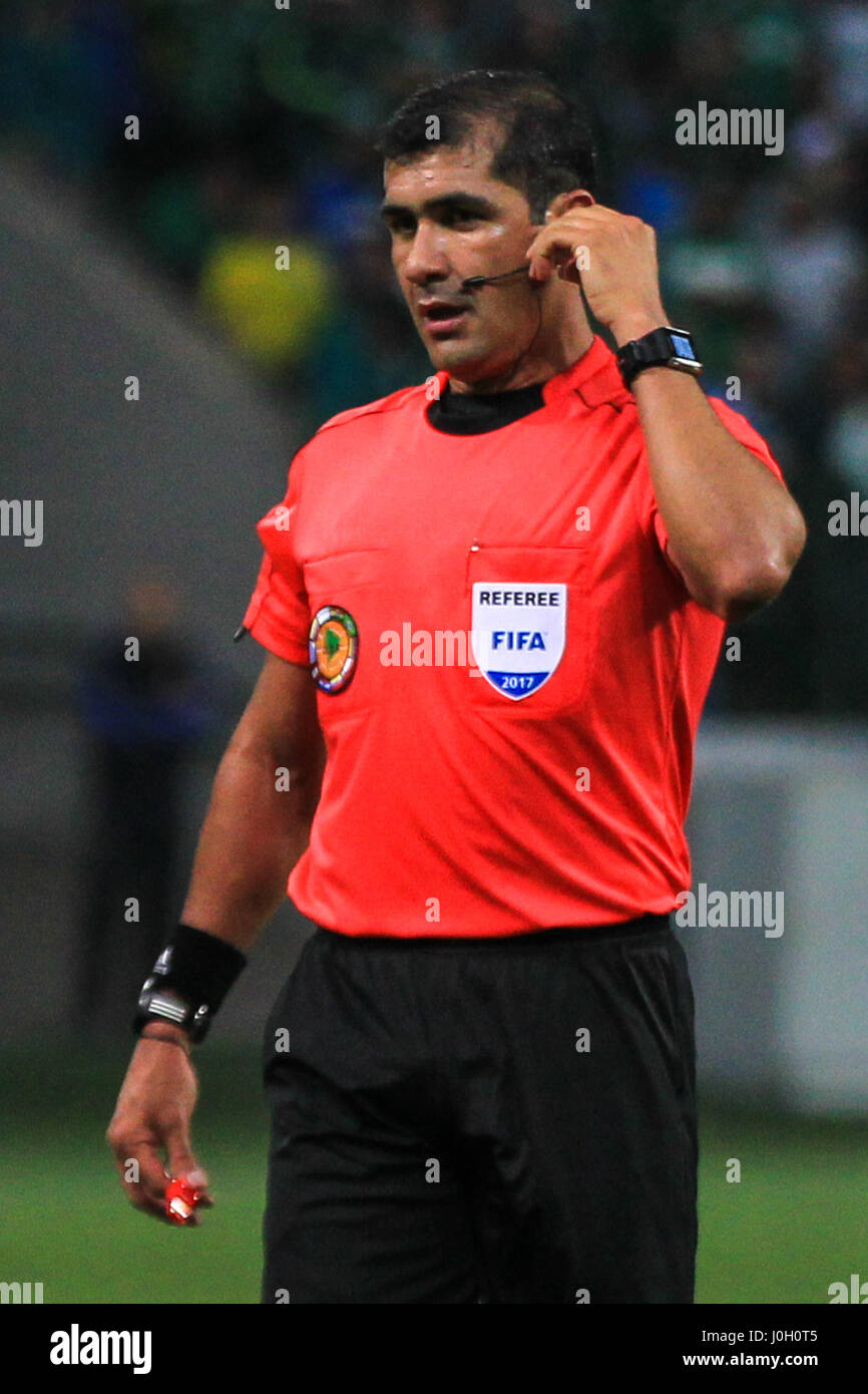 SÃO PAULO, SP - 12.04.2017: PALMEIRAS X PEñAROL - The referee Roddy ...