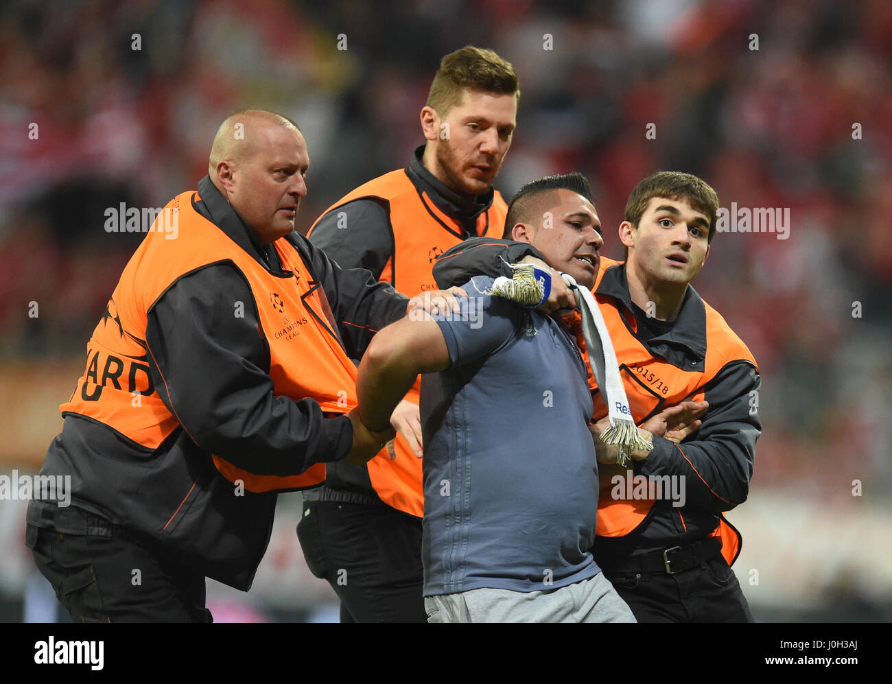 Security streaker hi-res stock photography and images - Alamy