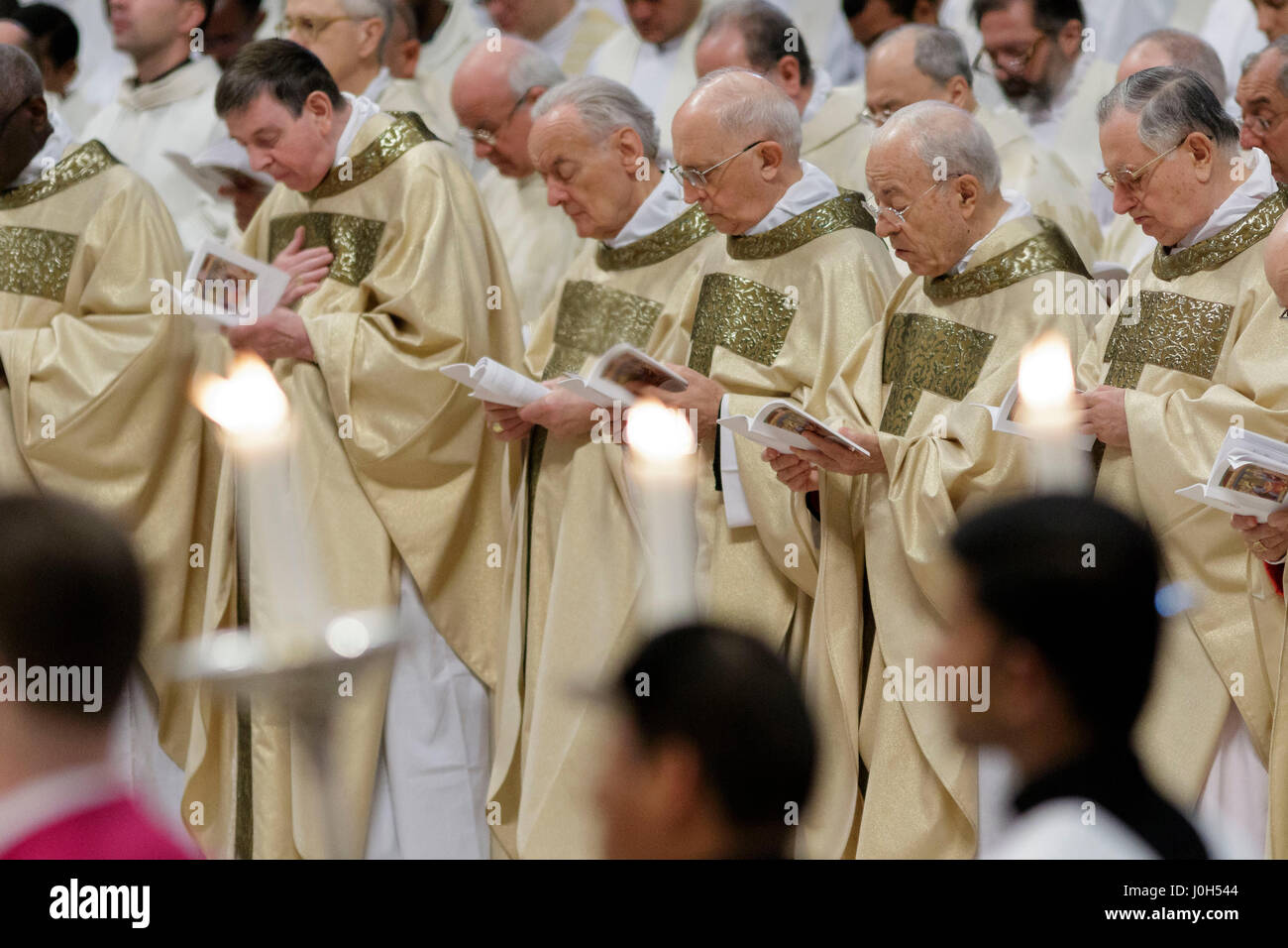 Easter ceremonies cardinals hi-res stock photography and images - Alamy