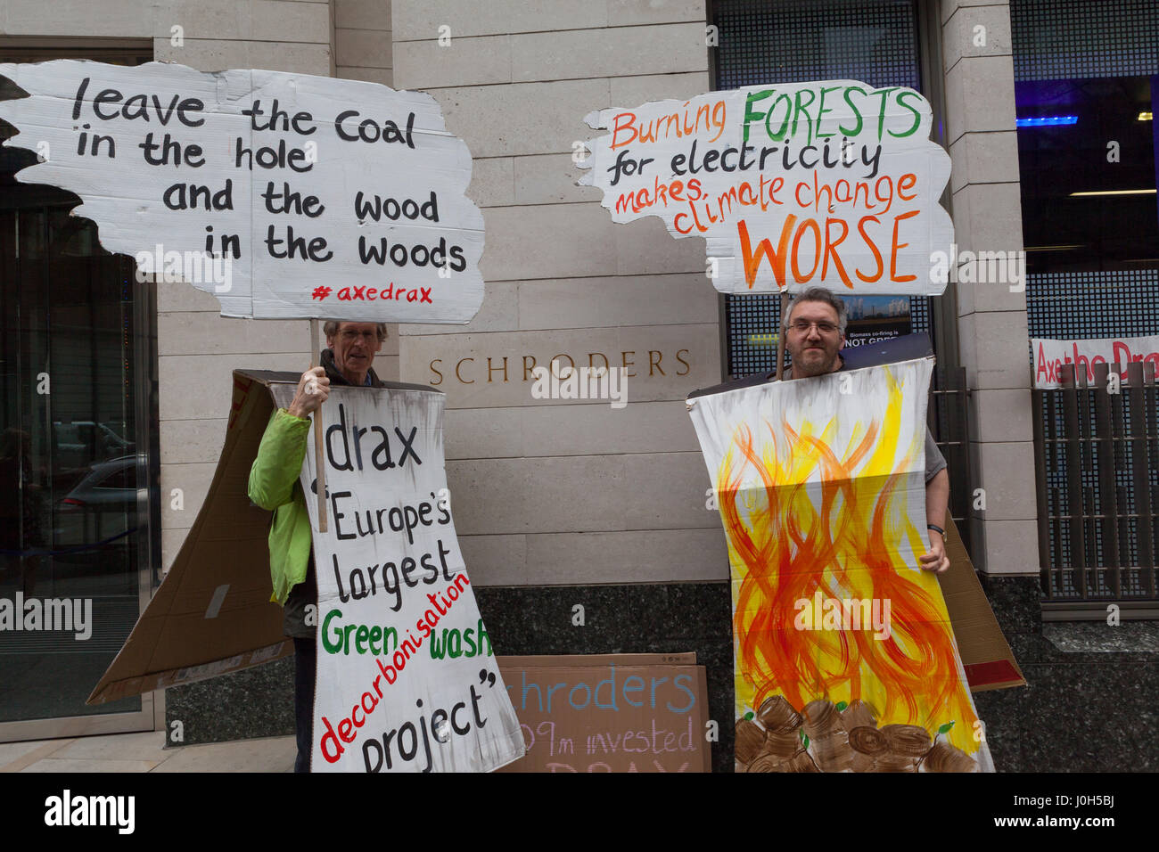 London, UK. 13th Apr, 2017. Biofuelwatch campaigners stage a protest ...