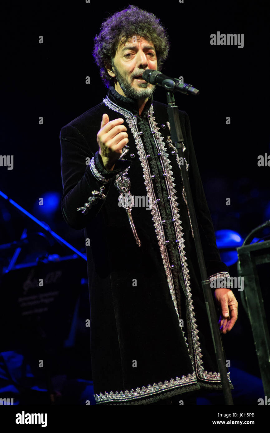 Max gazze singer songwriter hi-res stock photography and images - Alamy