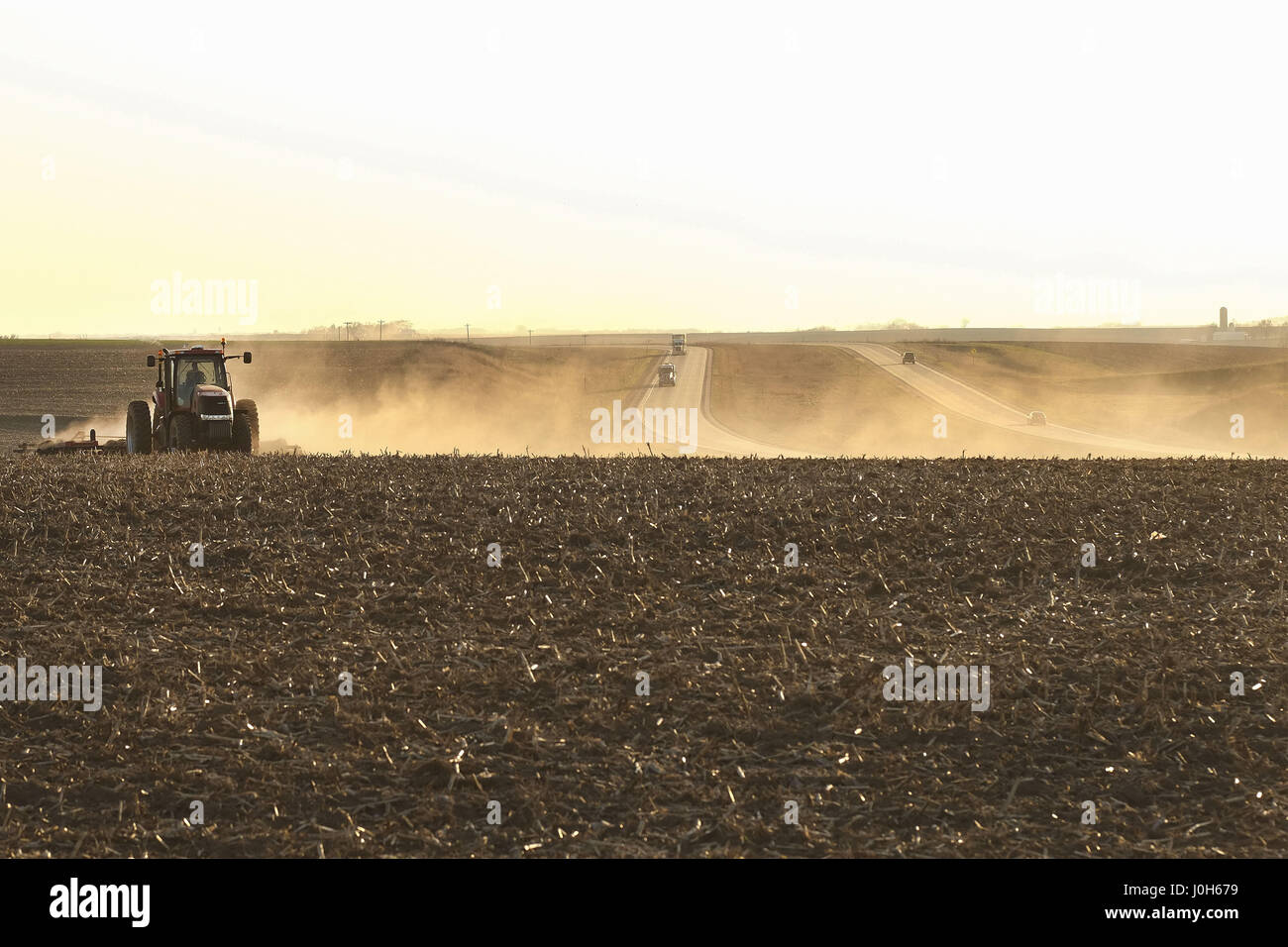 Hospers, IOWA, USA. 11th Apr, 2017. A farmer begins his spring work in ...
