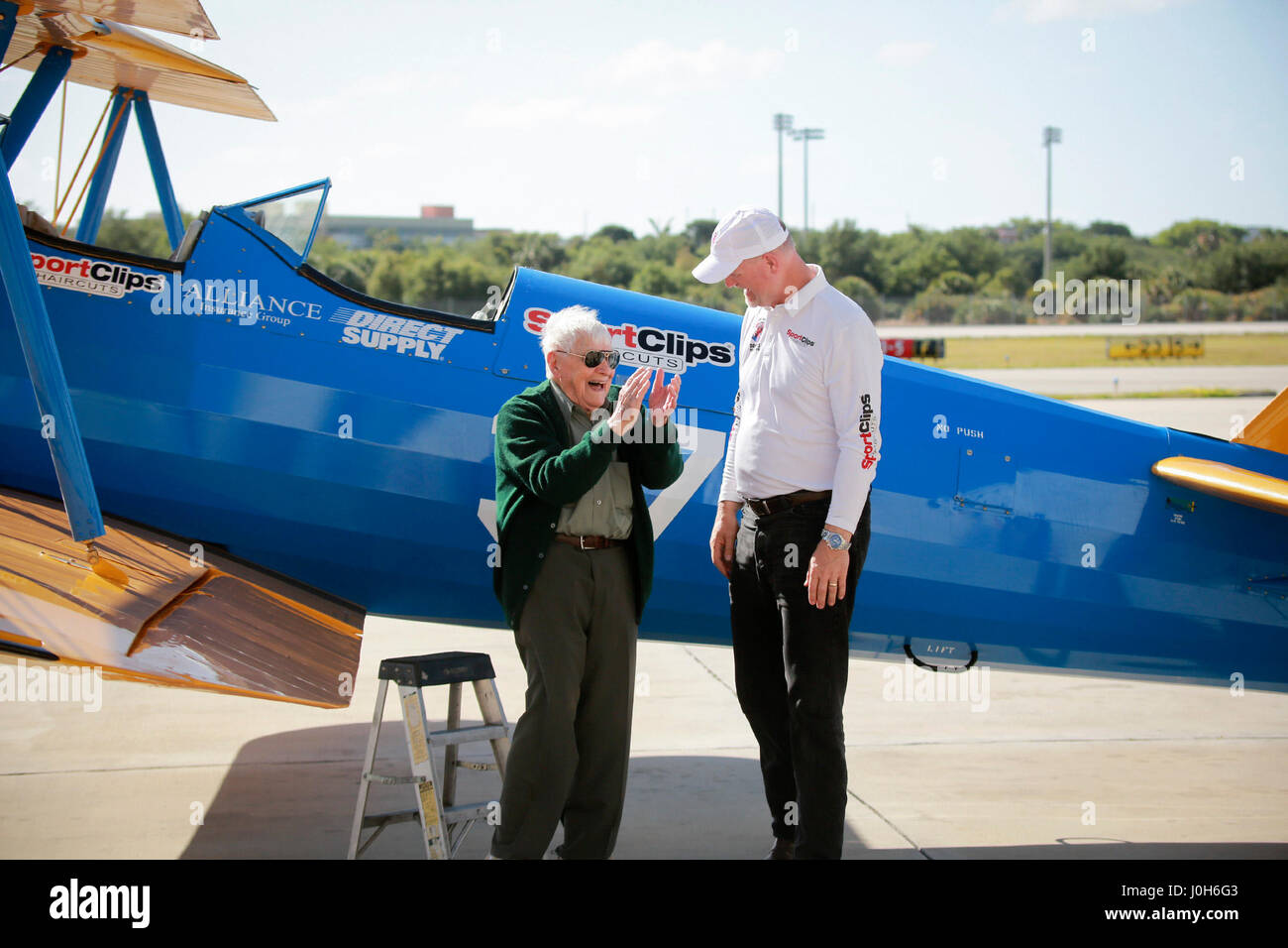 1930s boeing stearman biplane hi-res stock photography and images - Alamy