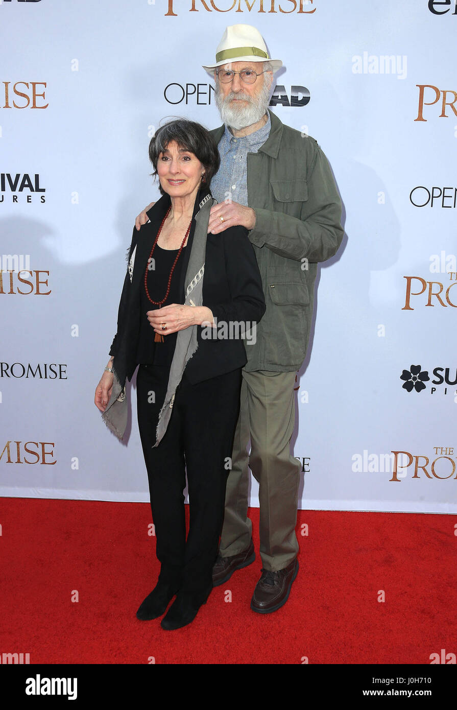 Anna stuart and james cromwell hi-res stock photography and images - Alamy