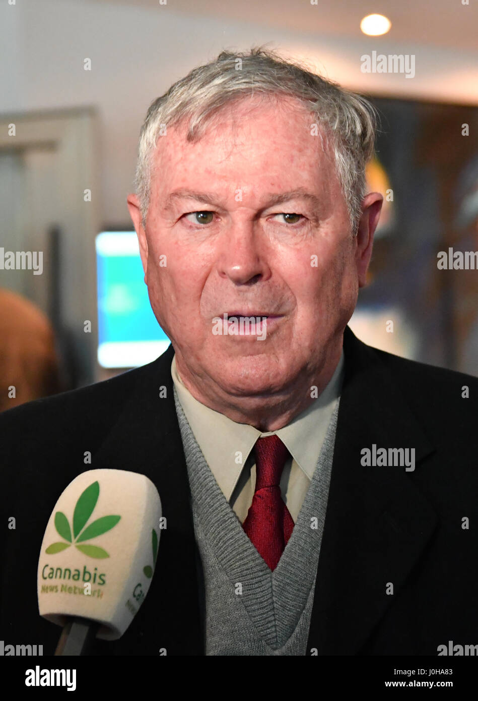 Dana rohrabacher cannabis hi-res stock photography and images - Alamy