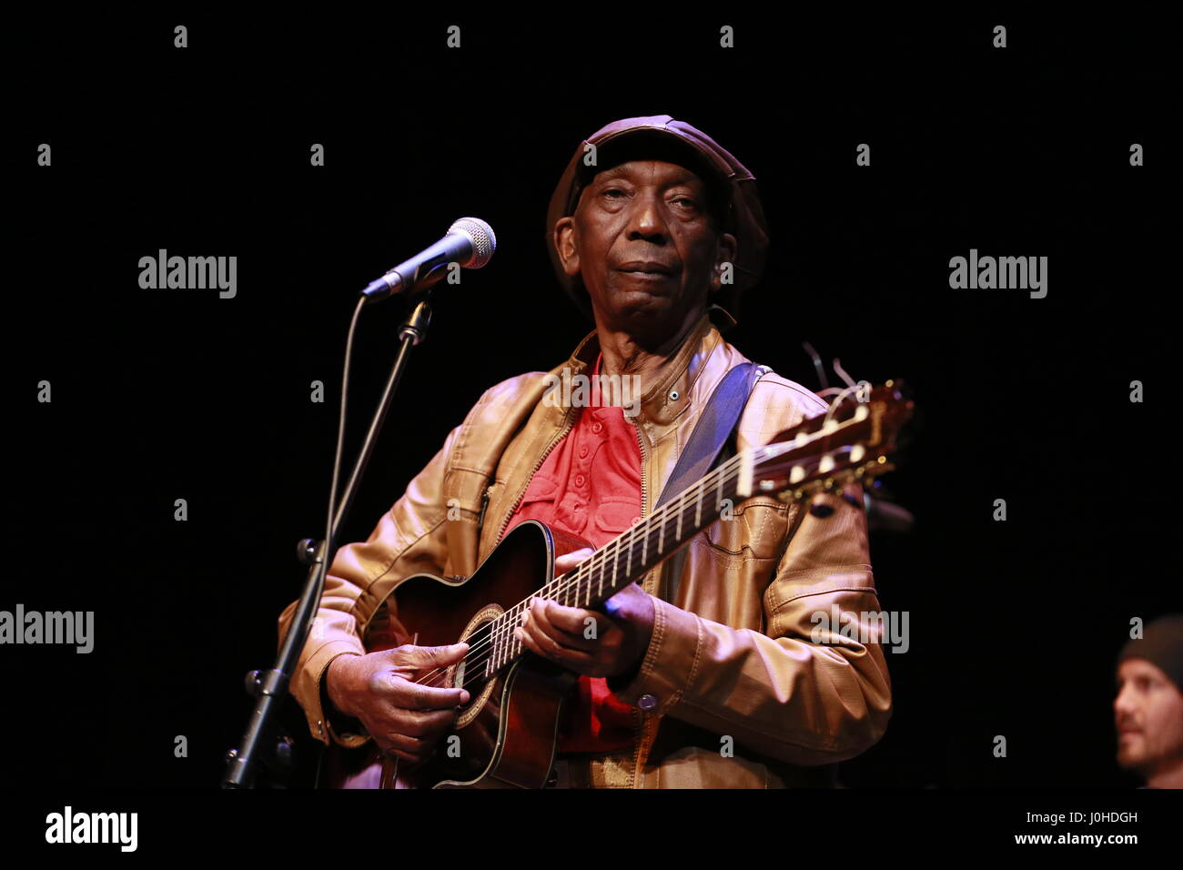 Thomas mapfumo hi-res stock photography and images - Alamy