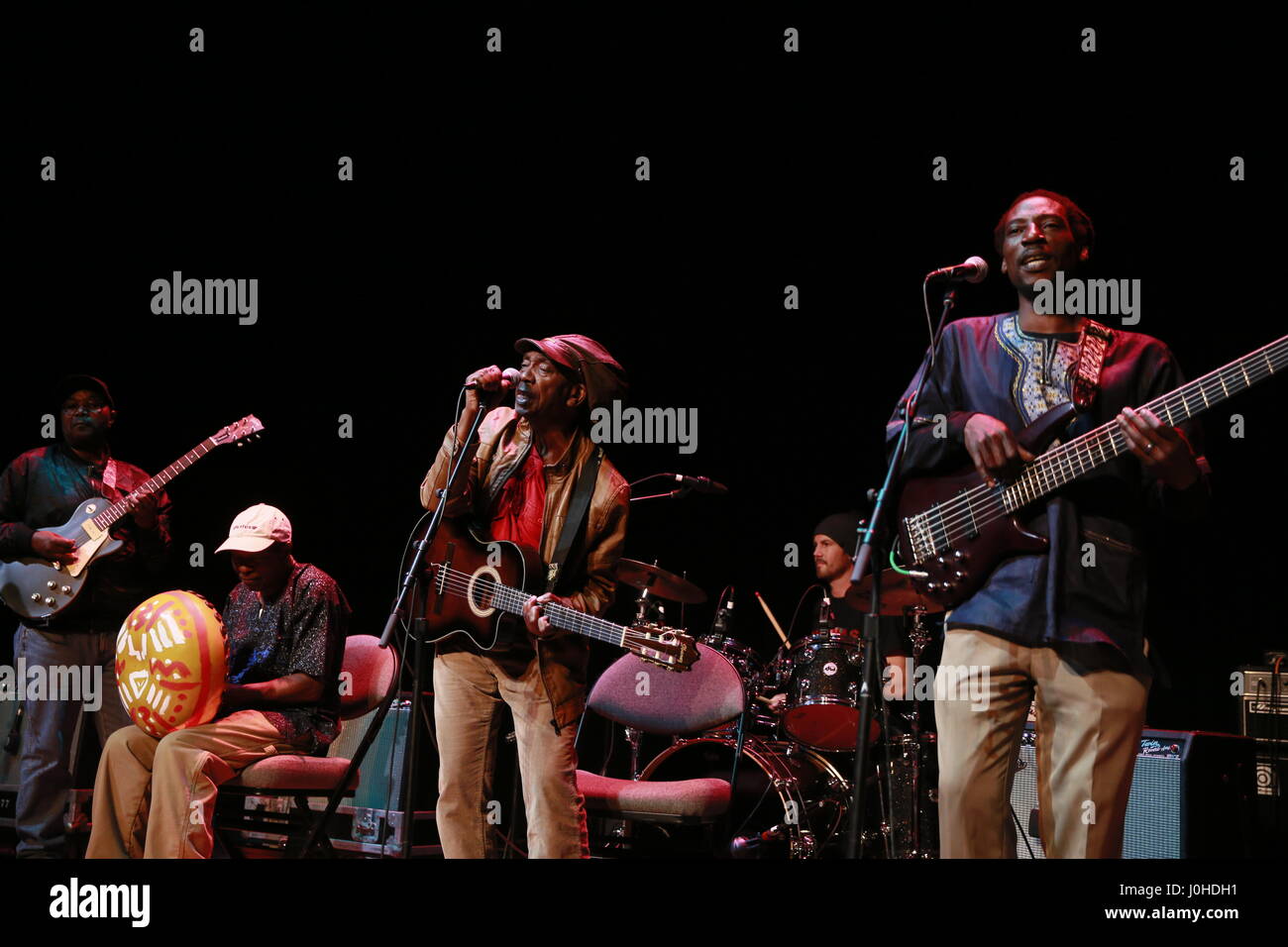 Thomas mapfumo hi-res stock photography and images - Alamy