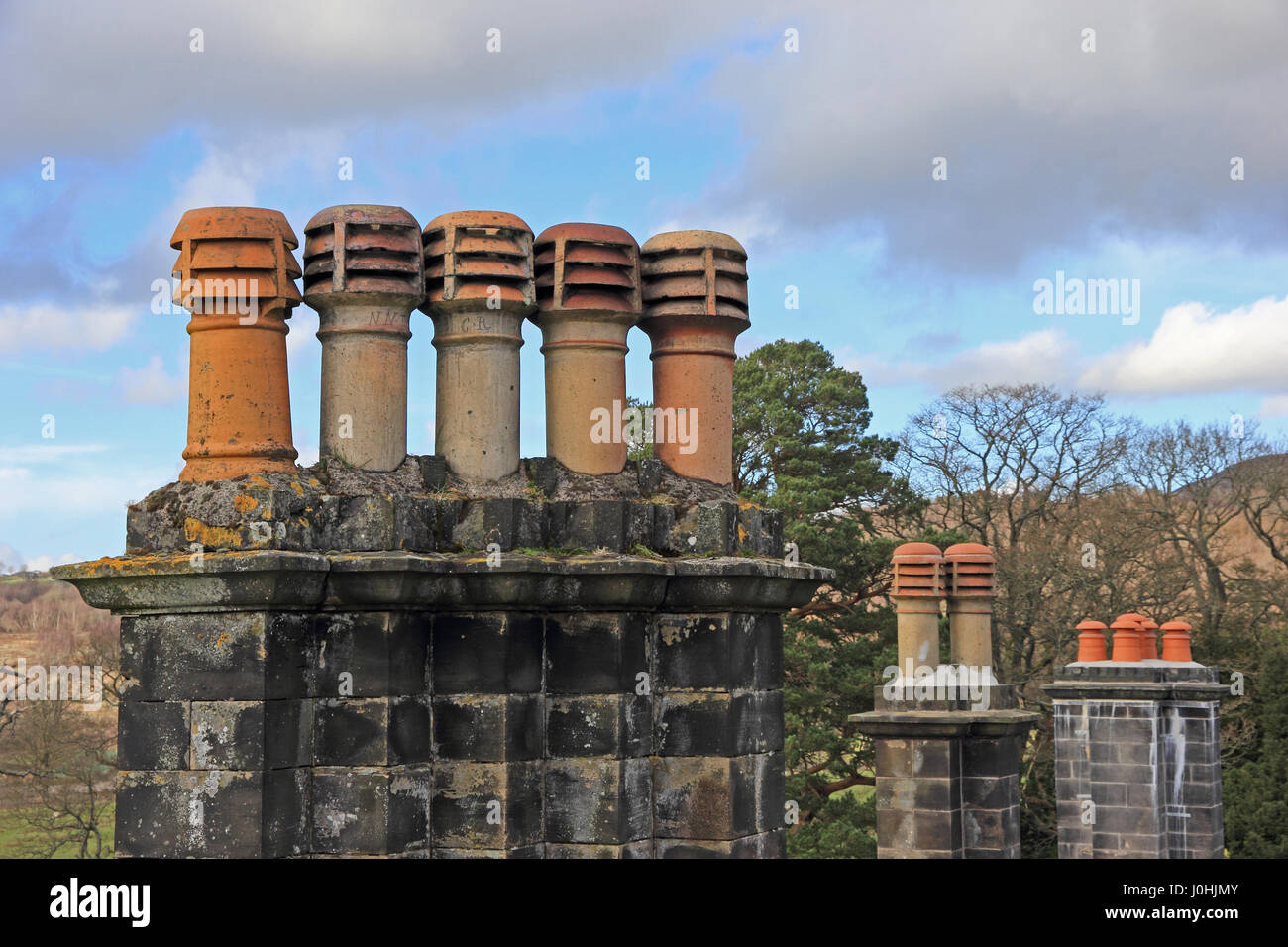 Uk chimney smoke house hi-res stock photography and images - Alamy