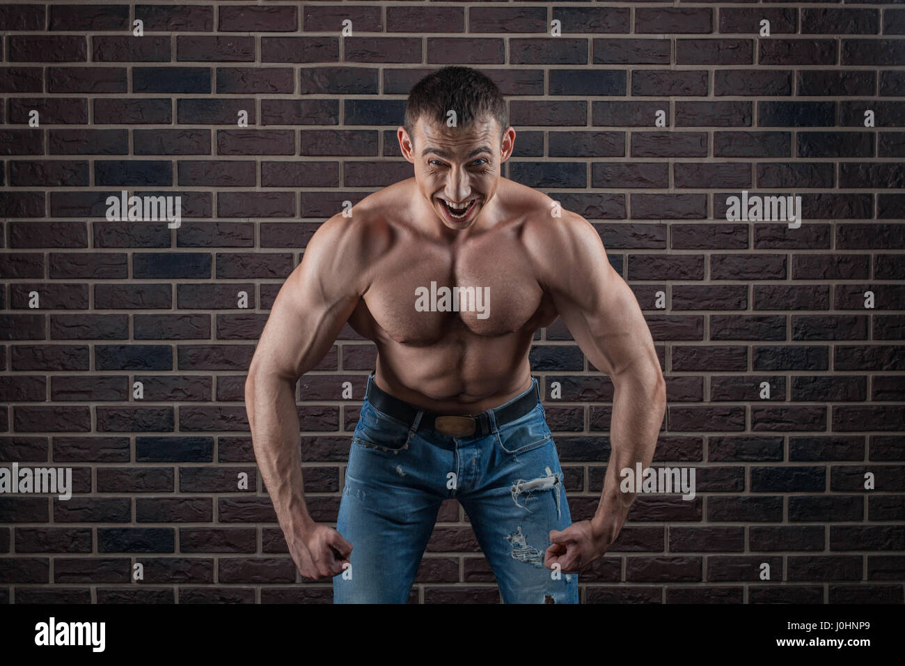 Bodybuilder threatening growls much straining your muscles Stock Photo ...