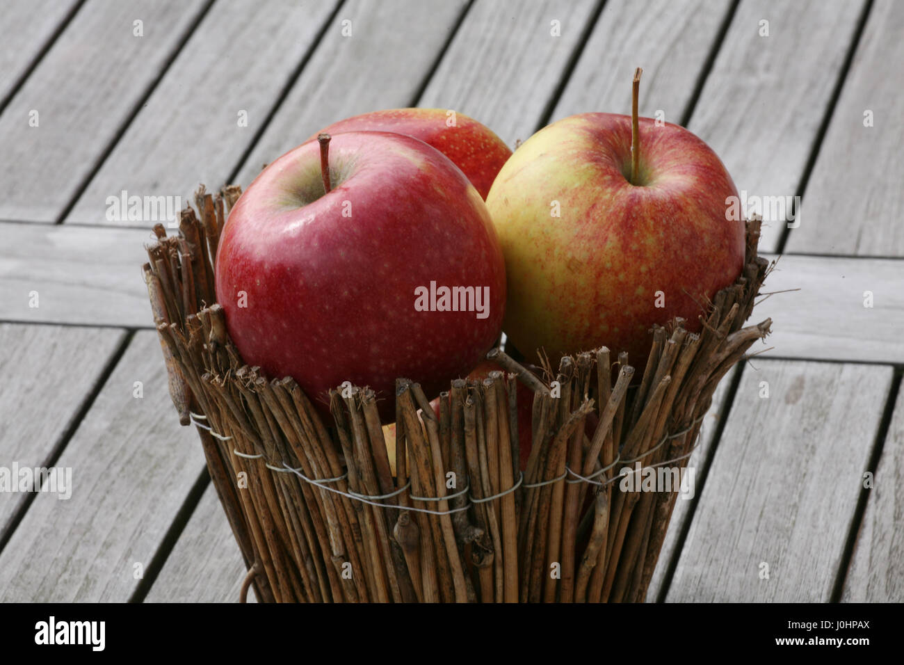 Apples in basket fruits hi-res stock photography and images - Alamy