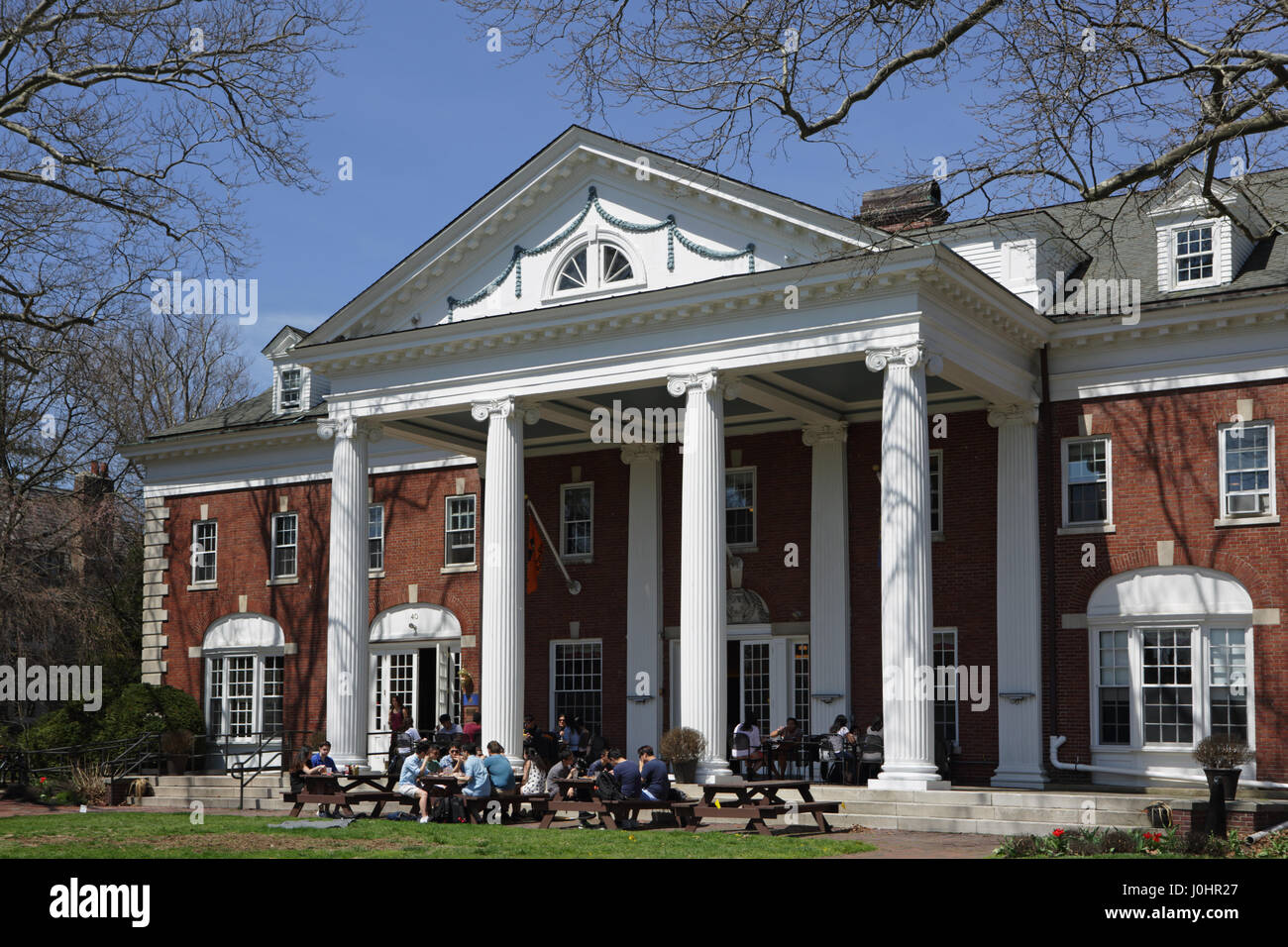 Campus style dining hi-res stock photography and images - Alamy