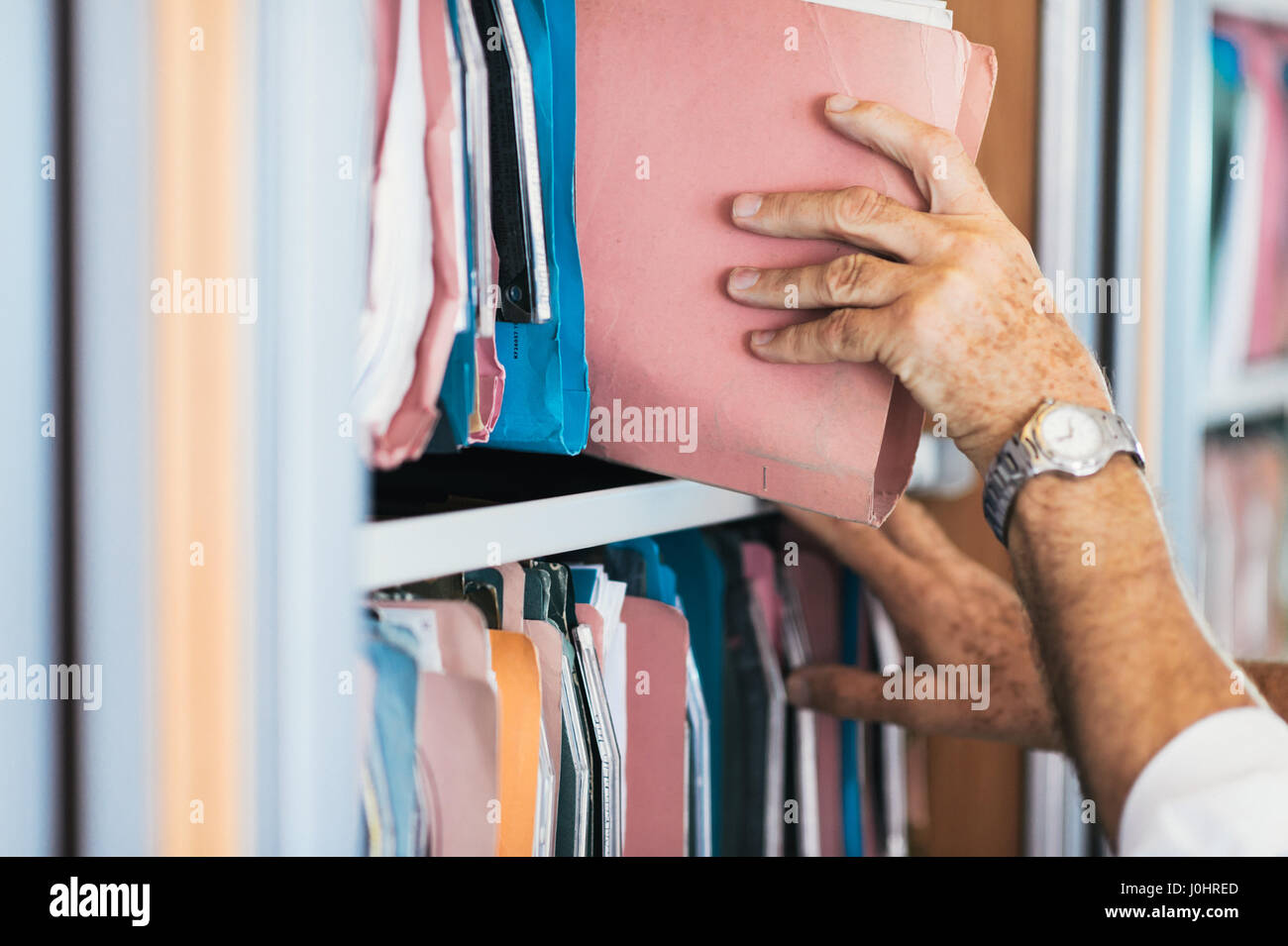 Alphabetical filing hi-res stock photography and images - Alamy