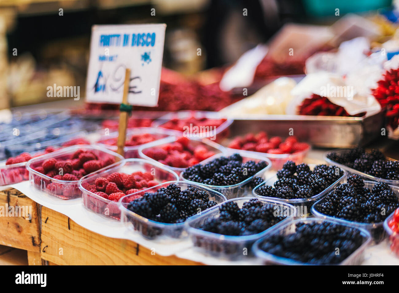 Raspberries market stall fruit hi-res stock photography and images - Alamy