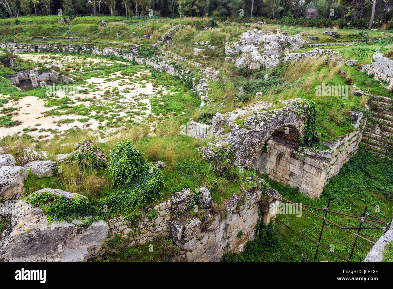 Roman amphitheatre of syracuse hi-res stock photography and images - Alamy