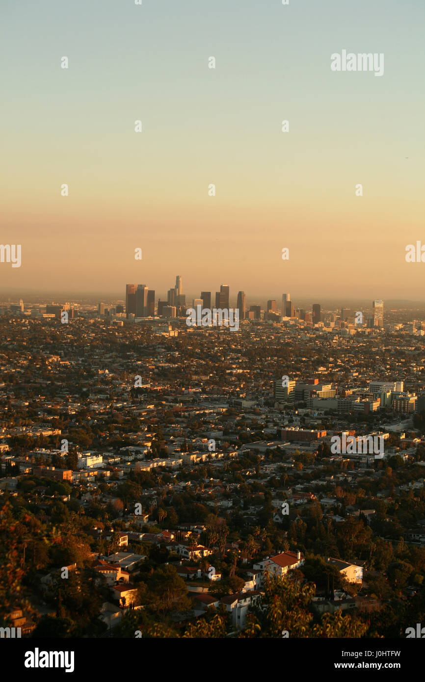 Downtown la from the griffith observatory hi-res stock photography and ...