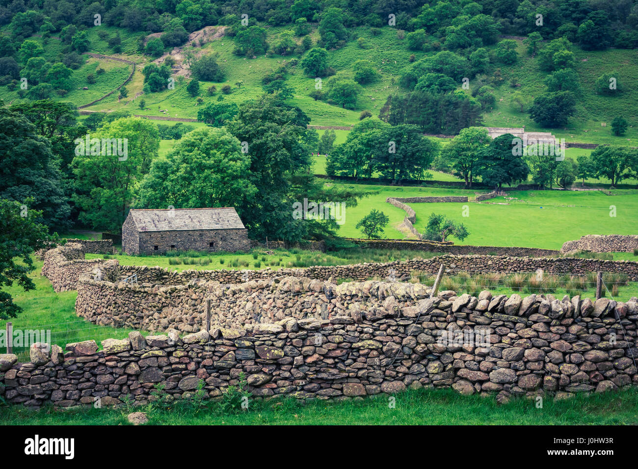 Stone house and the wall in the countryside, England Stock Photo - Alamy