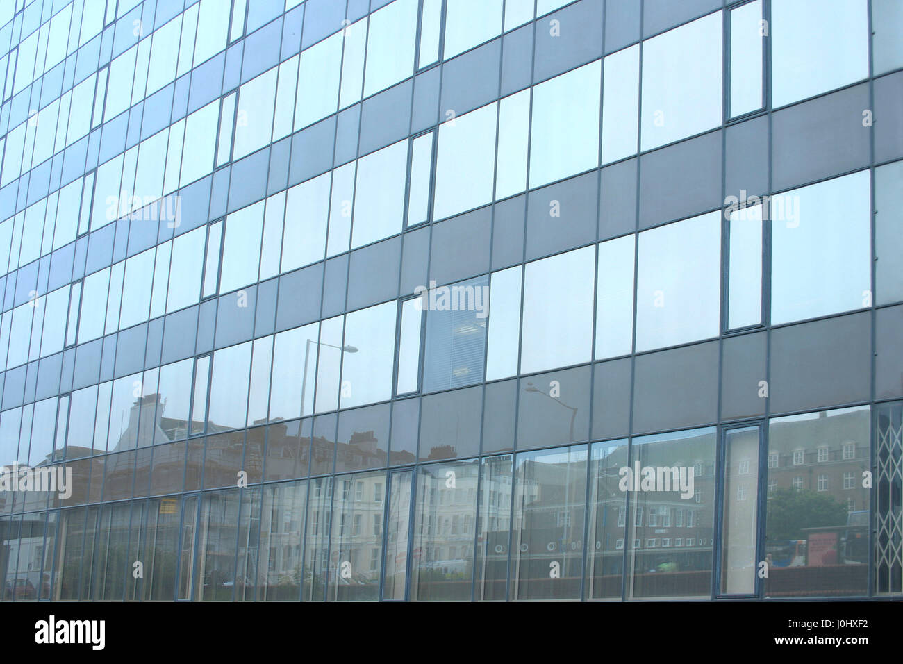 Office glass fascade hi-res stock photography and images - Alamy