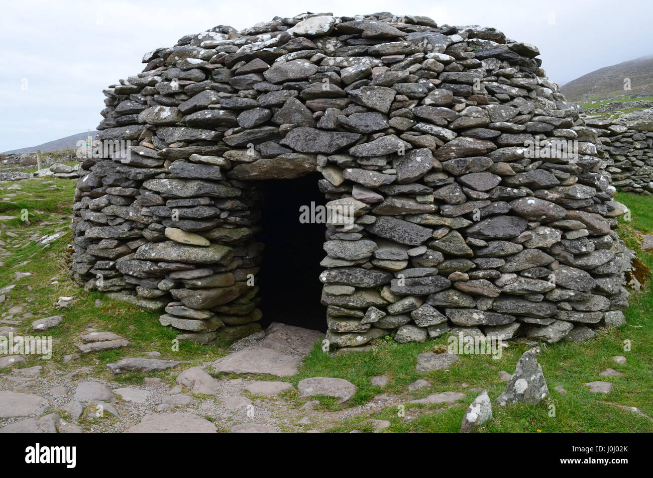 Beehive hut fahan on dingle hi-res stock photography and images - Alamy